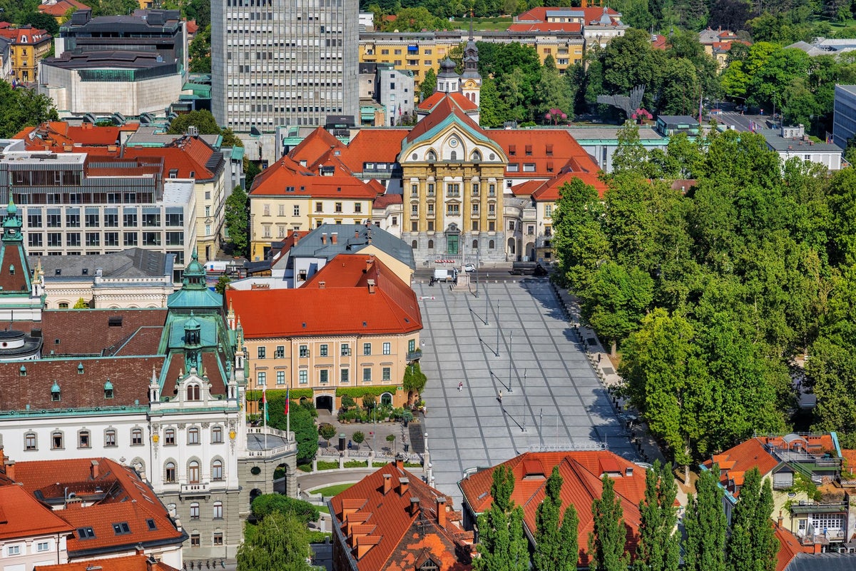 Congress Square, Slovenia Travel Guide | Guide to Europe