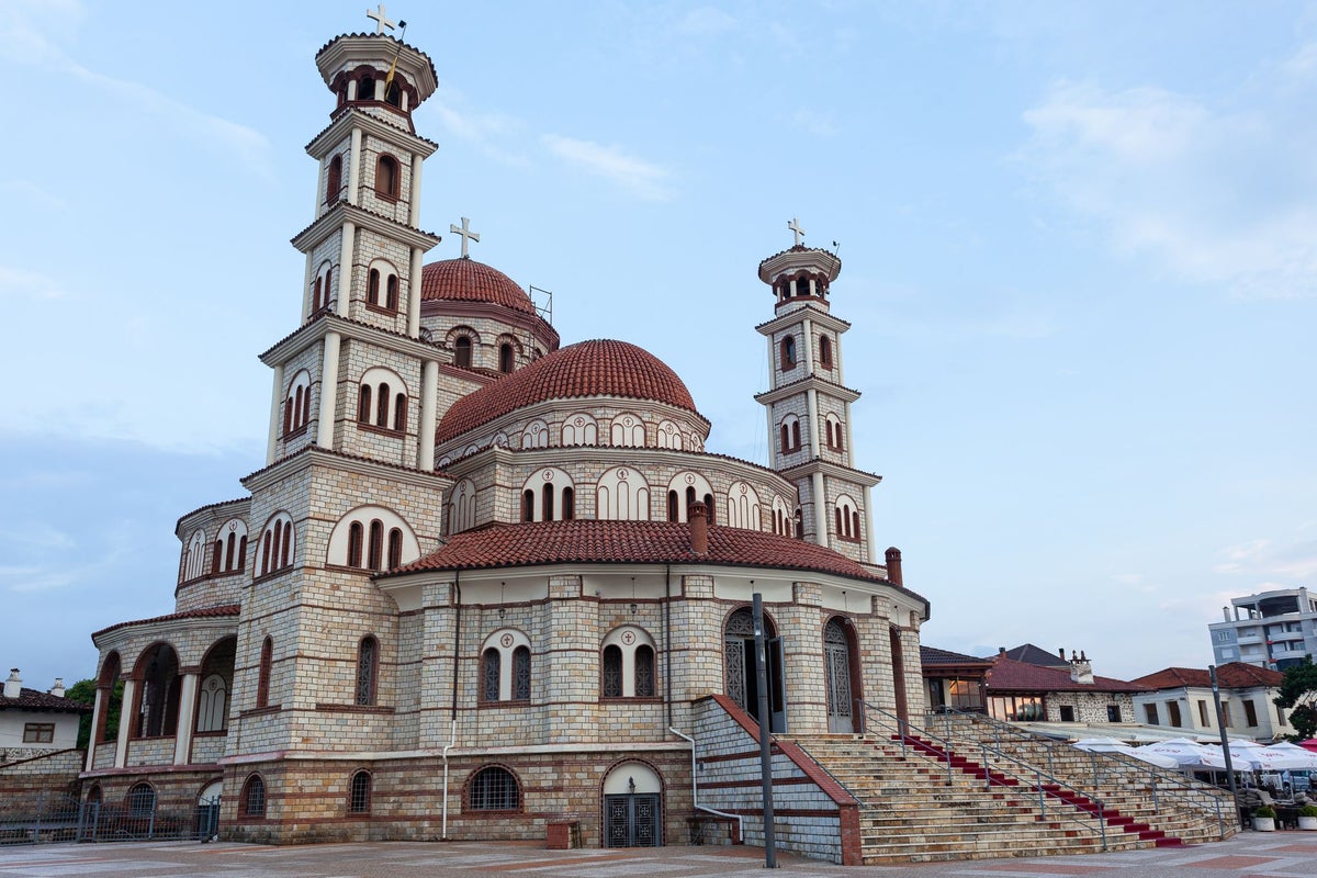 アルバニア・コルチャの人気Private Car Tour – 最低価格保証 | Guide to Europe