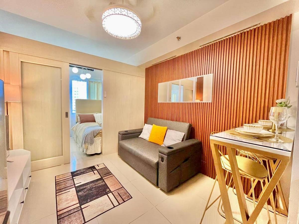 Sea Residences: Eyal’s Suite Condotel near MOA/Mall of Asia - Manila ...