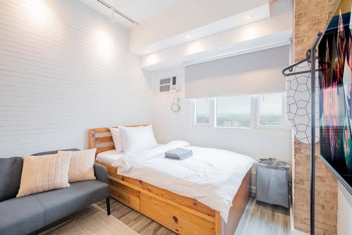 Very Cozy Makati Studio with Free Parking & Pool - Manila, the ...