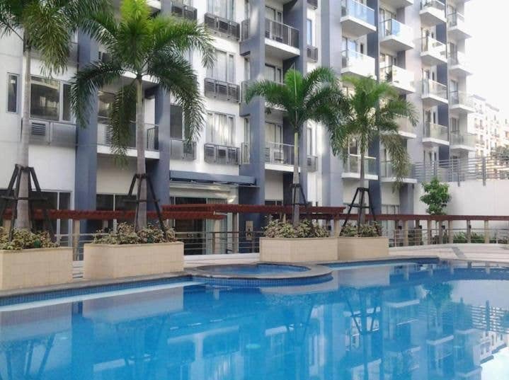 One Palm Tree Villas close to Manila Airport - Terminal 3 - Manila, the ...