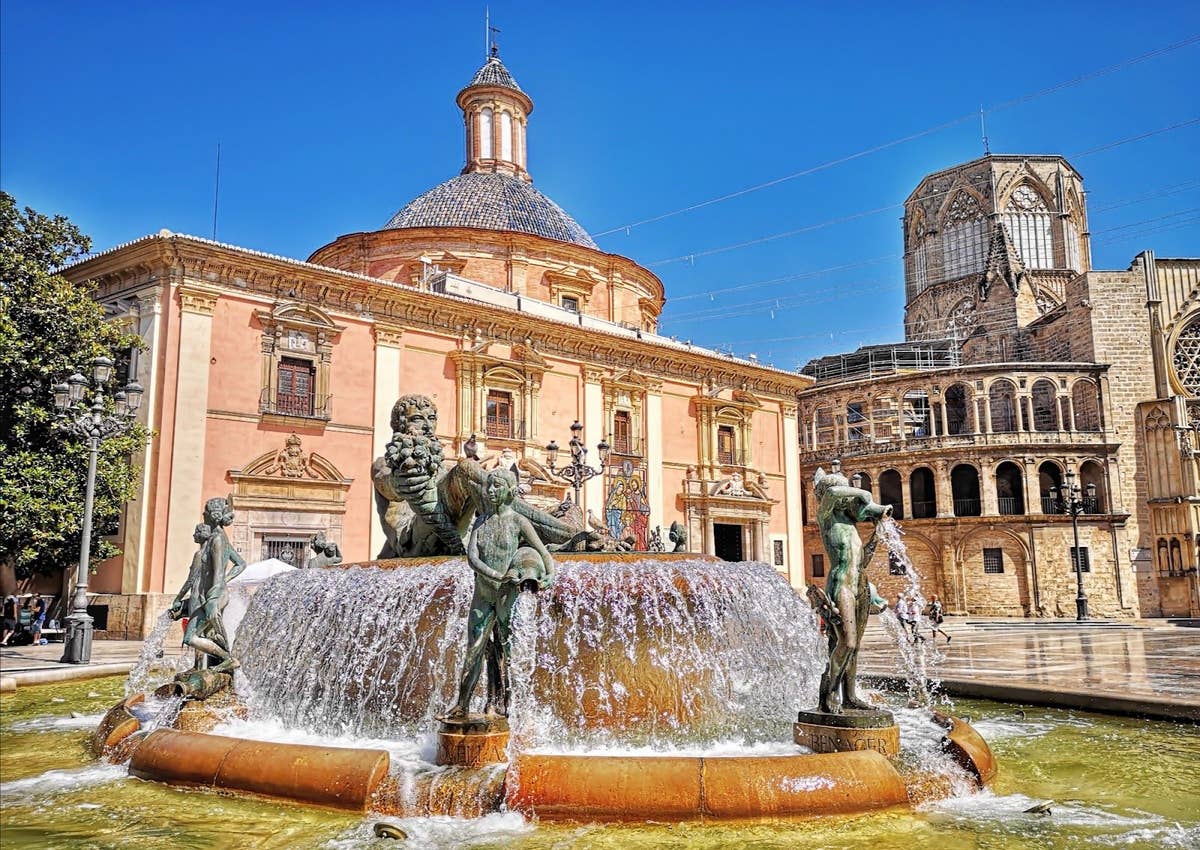 Plaça de la Mare de Déu, Spain Travel Guide | Guide to Europe