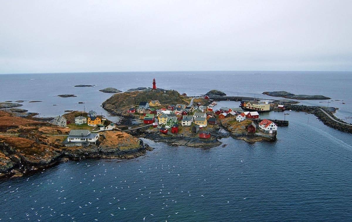 Ona Lighthouse, Norway Travel Guide | Guide to Europe
