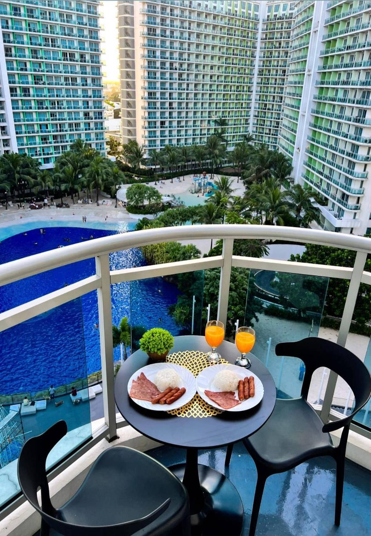 Premium 2bedrooms, Azure Condotel Staycation - beach view - Manila, the ...