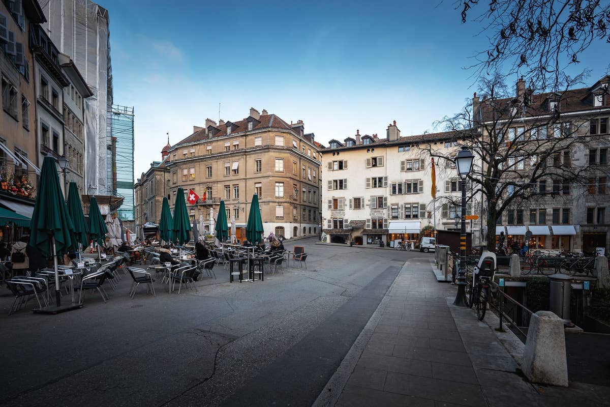 Place du Bourg-de-Four, Switzerland Travel Guide | Guide to Europe