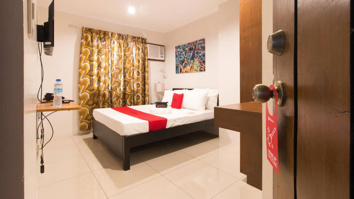 RedDoorz Plus @ Diola Villamonte Bacolod - Bacolod, the Philippines ...