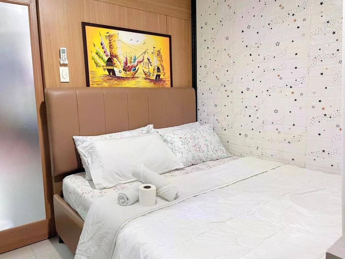 MOA Shell Residences - Big Balcony Facing Pool - Manila, the ...