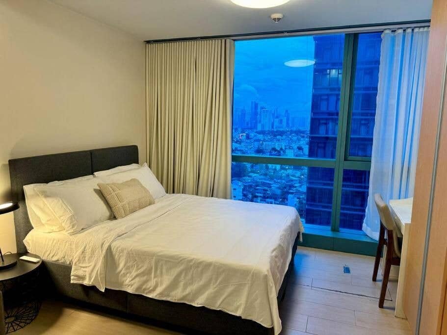 BGC 1BR unit linked to Uptown Mall with own parking - Pasig, the ...