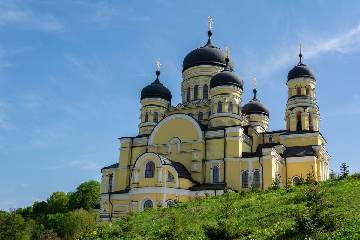Hâncu monastery travel guide | Guide to Europe