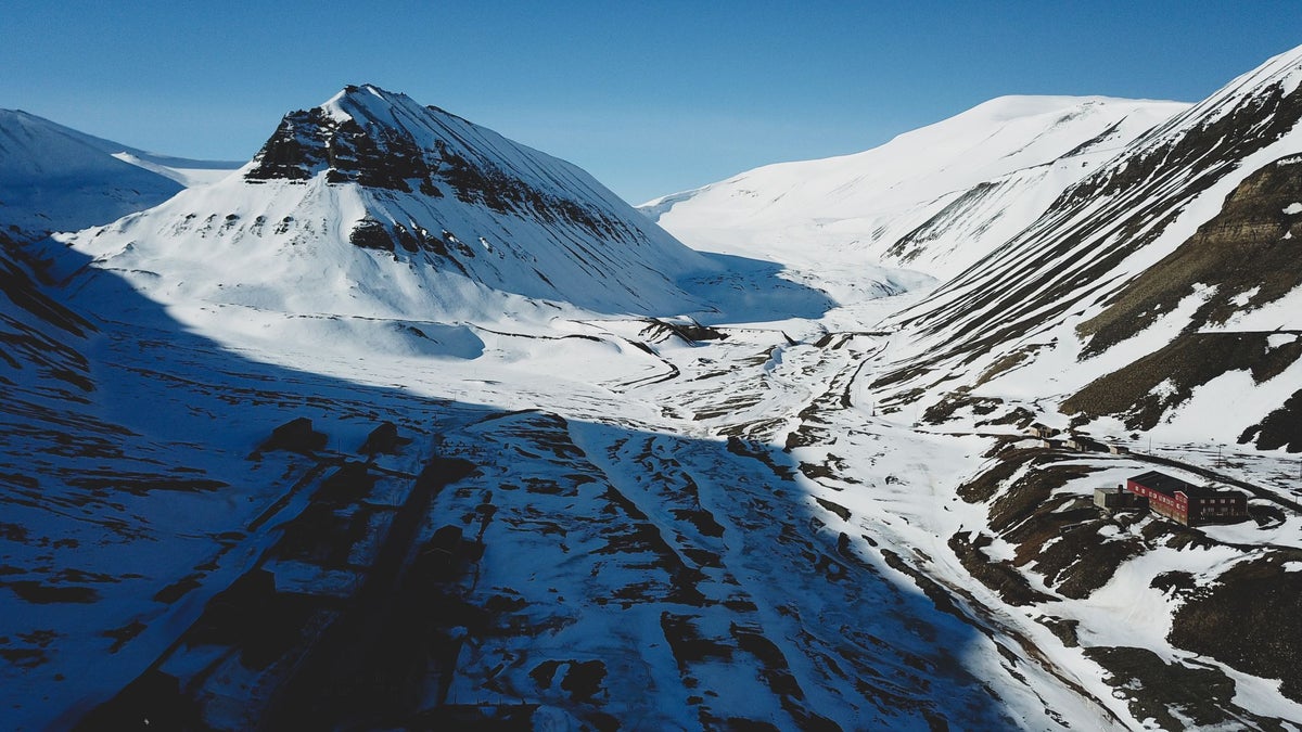 Flights from Ireland to Svalbard & Jan Mayen | Guide to Europe