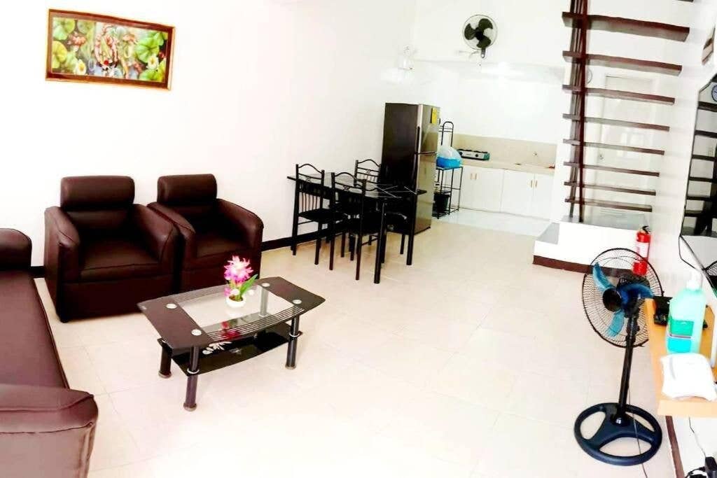 Calapan City Cheapest House Transient Guest Rental L39 - 卡拉潘, 菲律宾人 ...