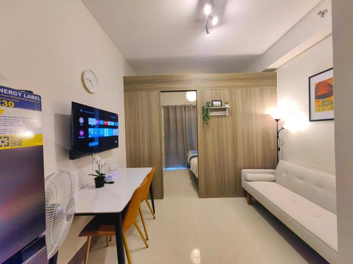 1BR Condotel with Balcony at FAME Residences #FM47-1 - Manila, the ...