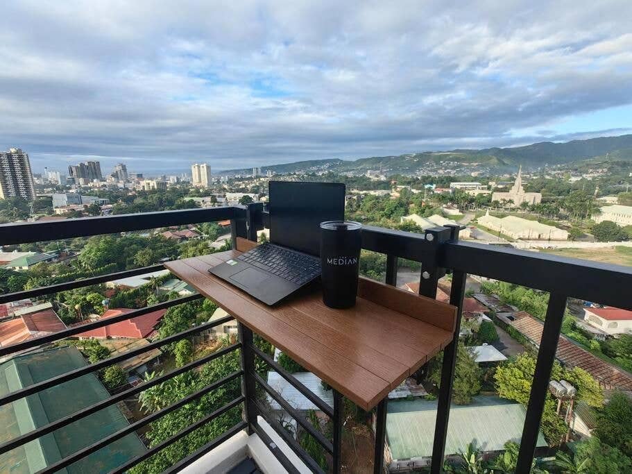 Studio Unit with Balcony at the Median - Cebu City, the Philippines ...