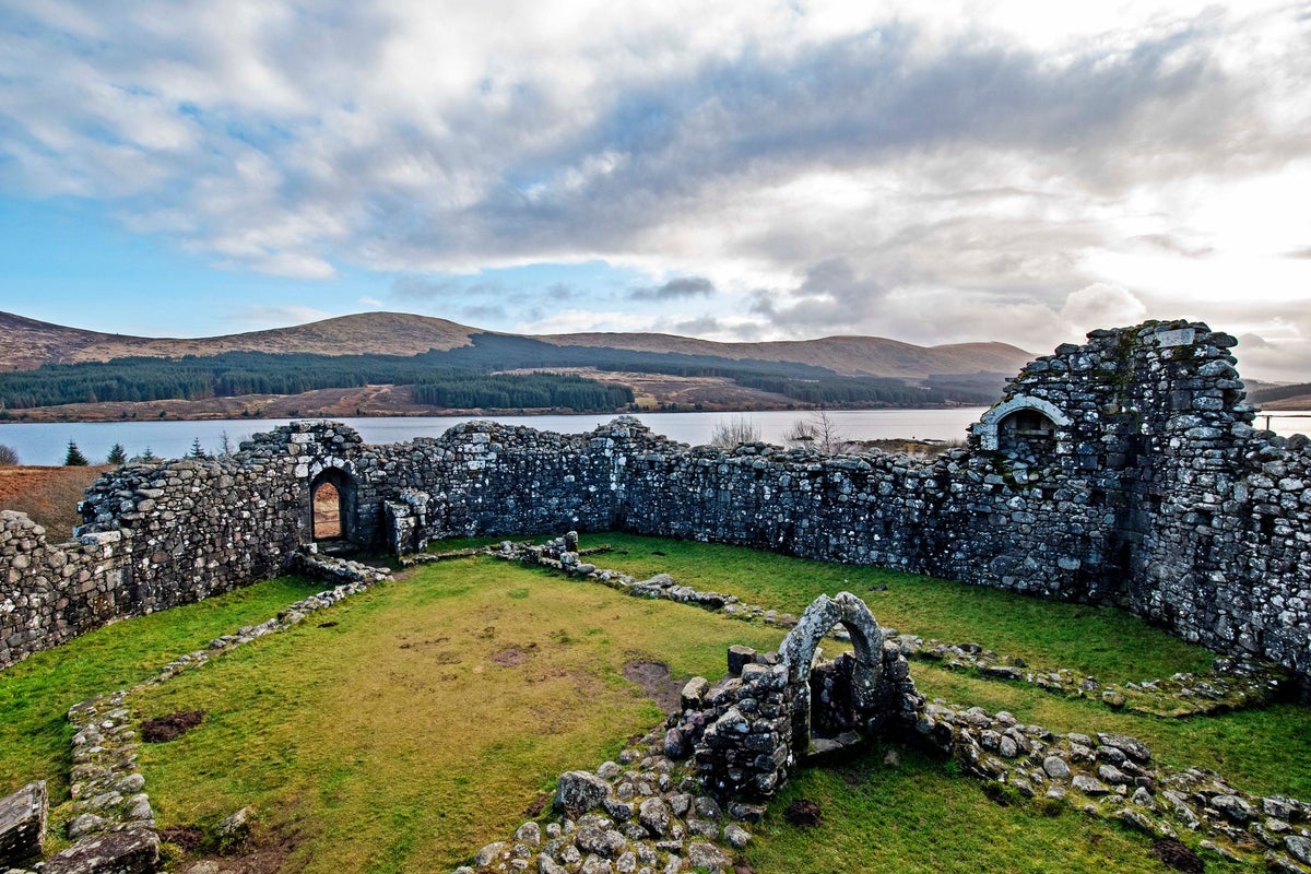 Loch Doon Castle travel guide | Guide to Europe