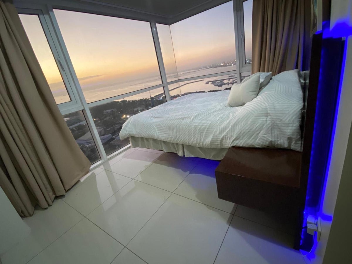 Deluxe End Unit Overlooking Manila Bay - Pasay, the Philippines | Best ...