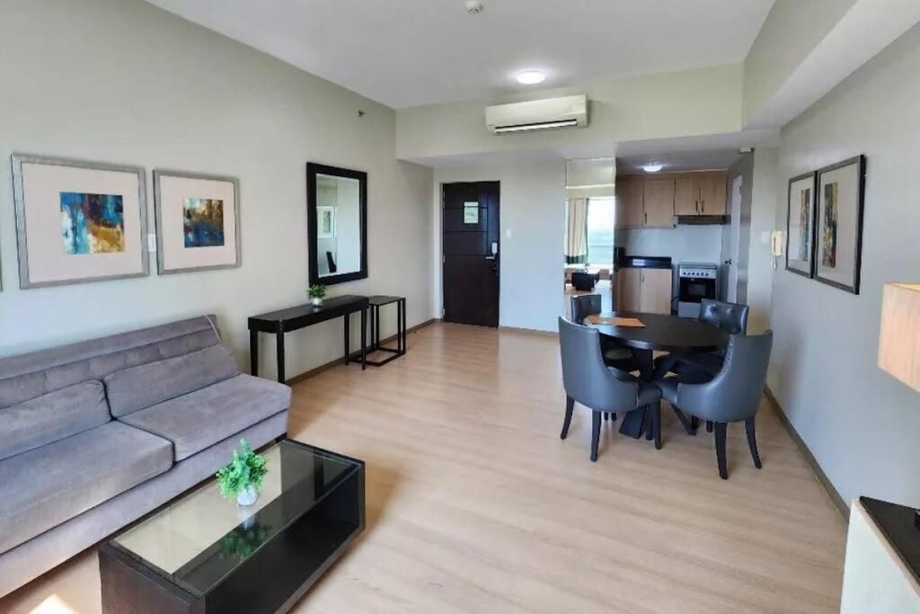 Spacious BGC 2 BR with a view - Makati, the Philippines | Best Prices ...