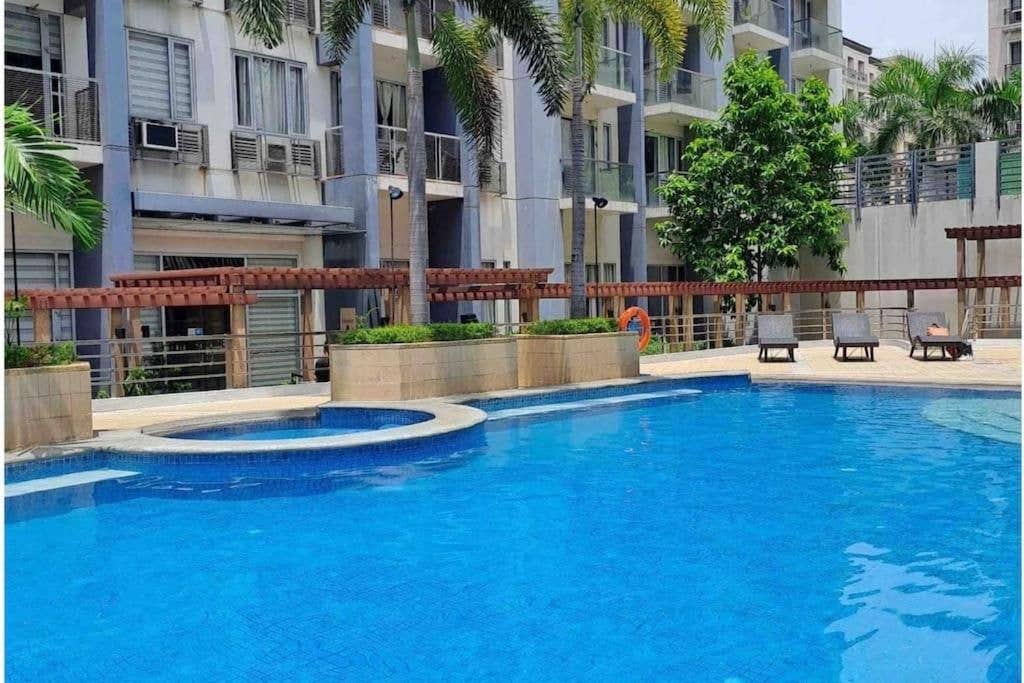 One Palm Tree Villas Condo across NAIA Terminal 3 - Manila, the ...