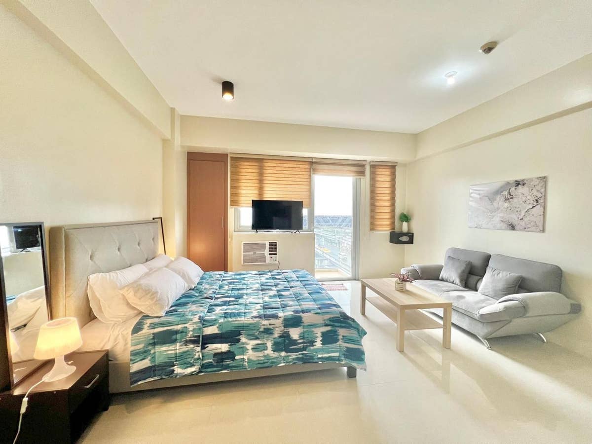 Luxury Condotel Across NAIA Manila Airport - Manila, the Philippines ...