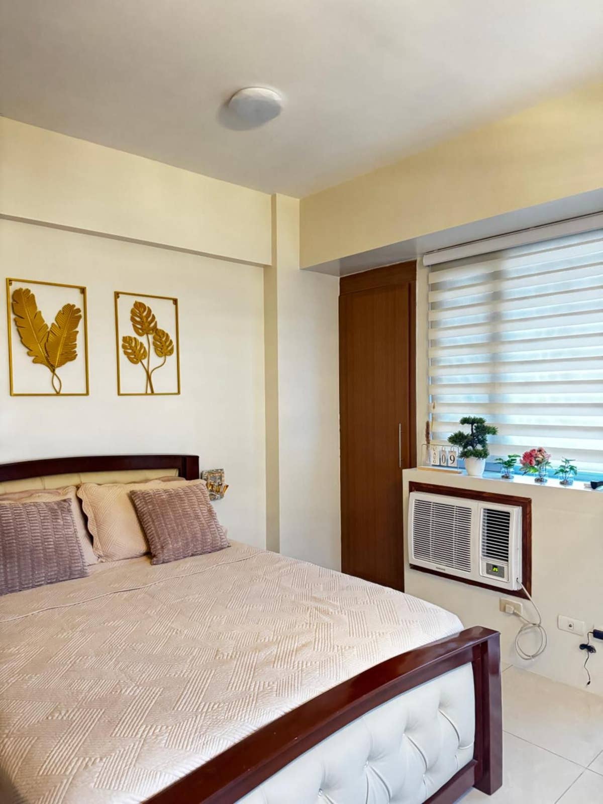 Lovely Flat Across NAIA Terminal 3 with Free Wifi and Netflix - Manila ...