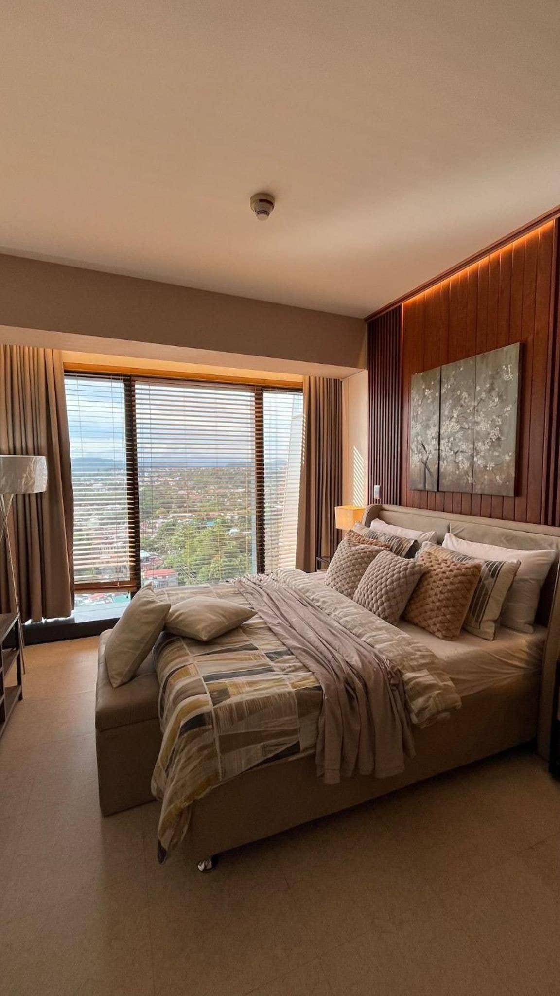 Chic and Cozy Studio at Aeon Towers near Abreeza Mall with City View ...