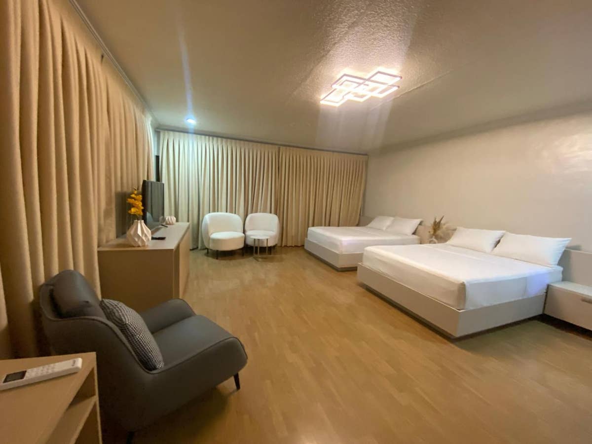Honey Suite Room Inside Bee Cafe Cebu at Ayala Area - Cebu City, the ...