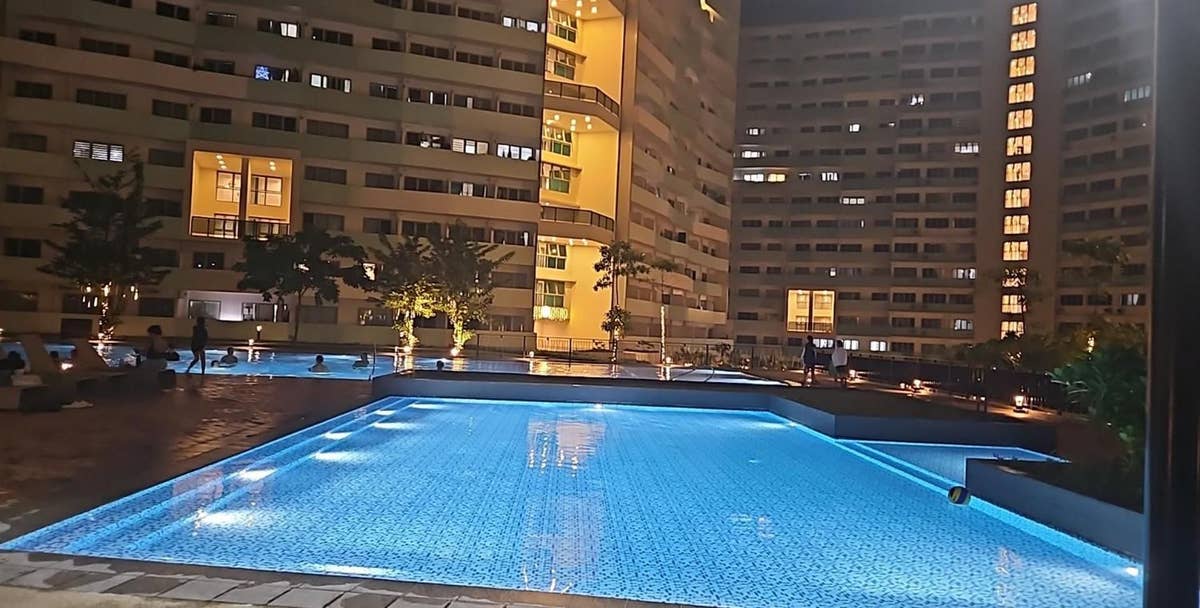 The Residences at Commonwealth with Balcony, Pool, Gym near Batasan UP ...