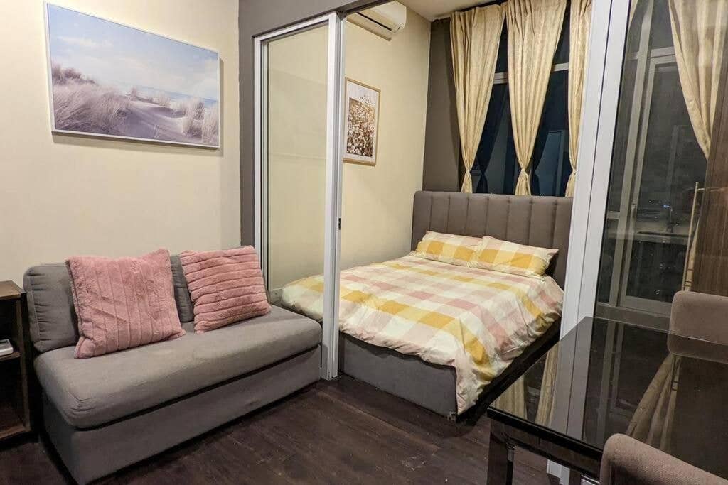 Highrise Staycation with Beautiful Views - Makati, the Philippines ...