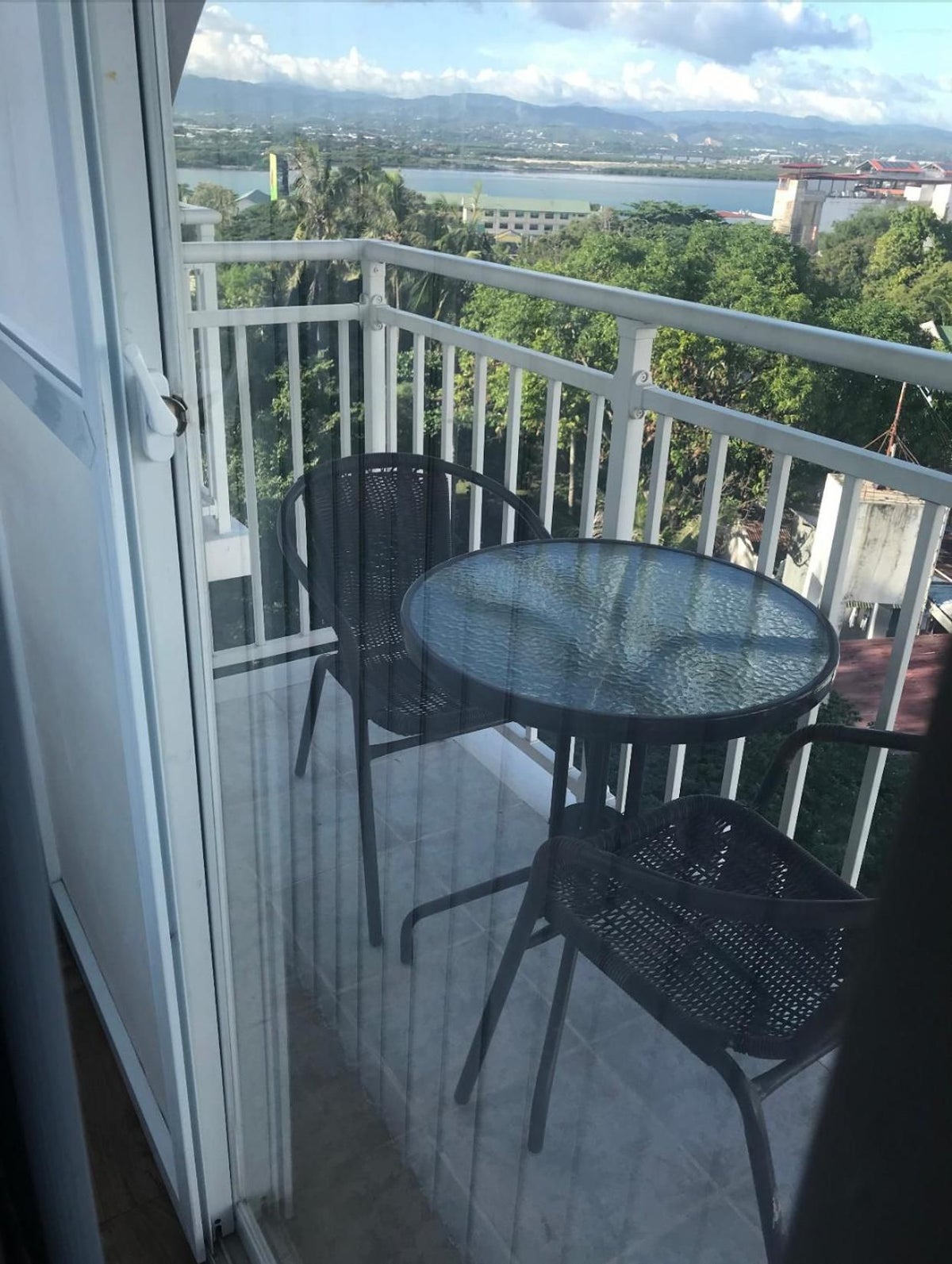 Seaview Amani Grand Resort Residences 3-5mins from airport - Mandaue ...