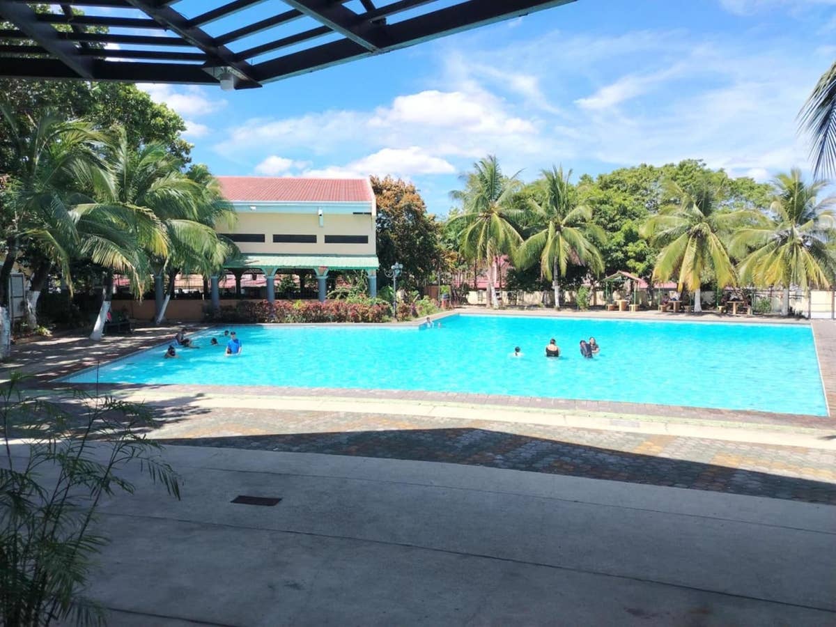 Clark International Airport Xevera Whiz Staycation Duplex Townhouse ...