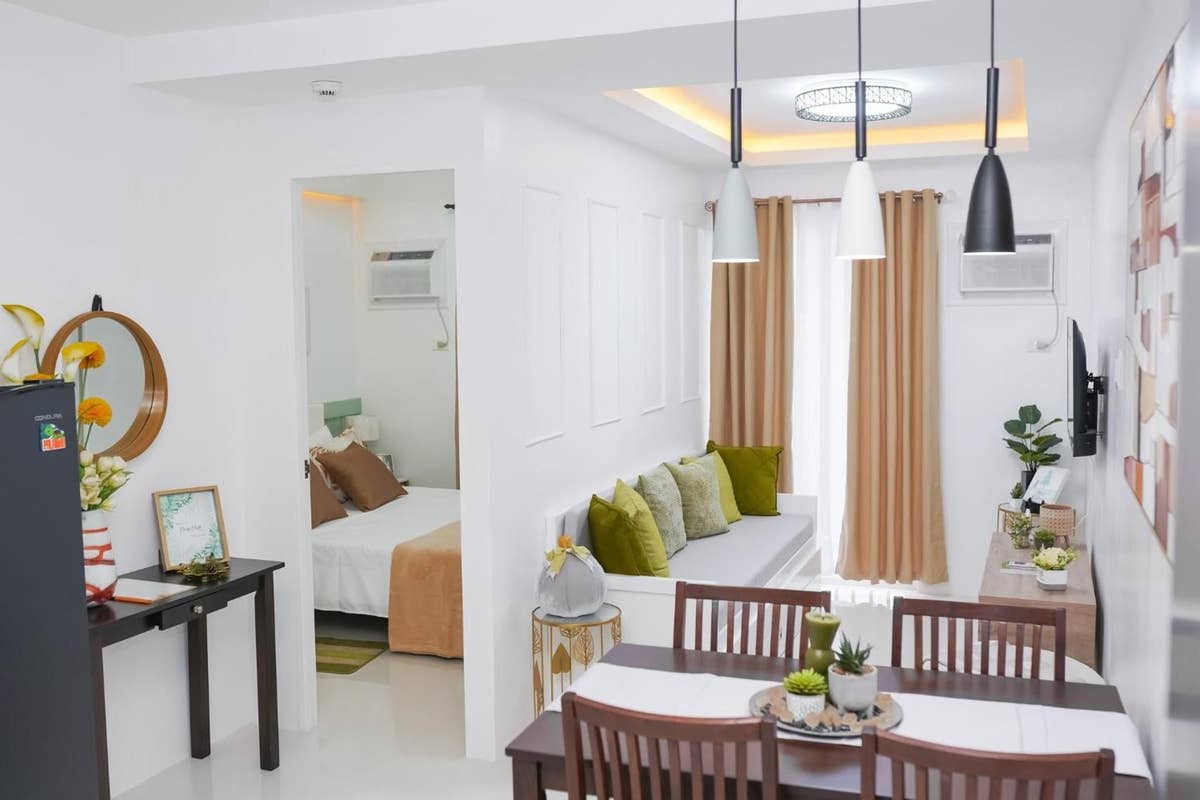 Cozy Crib Suite Condo with Balcony Pool & Gym - Puerto Princesa ...