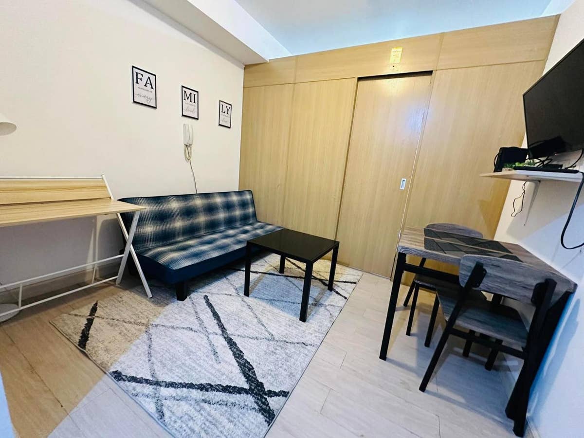 One Bedroom Near Bgc Sm Aura Market2x Mc Kinley - Manila, the ...