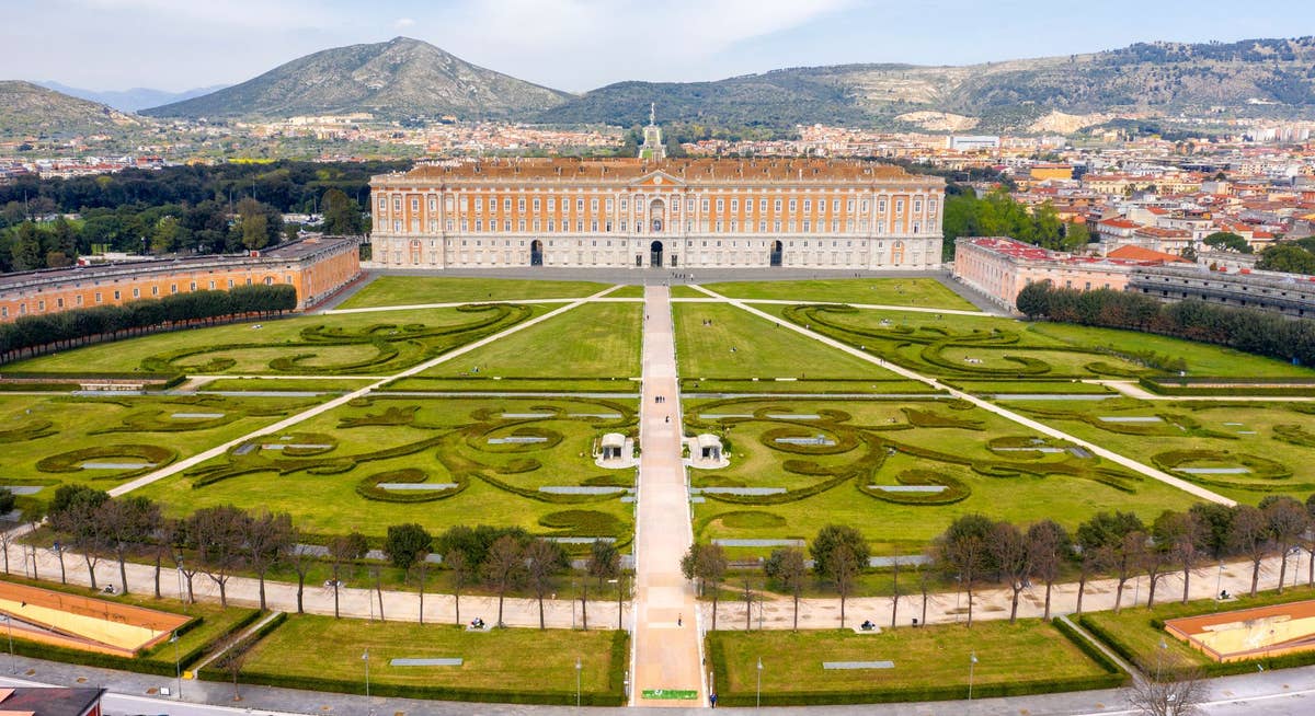 Palace of Caserta travel guide | Guide to Europe